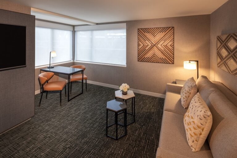 Rooms & Suites | Silver Cloud Hotel Seattle - Stadium
